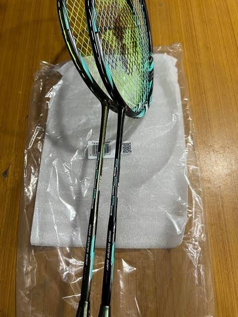 Karackal Dragon force Original badminton racket with gut and grip ...